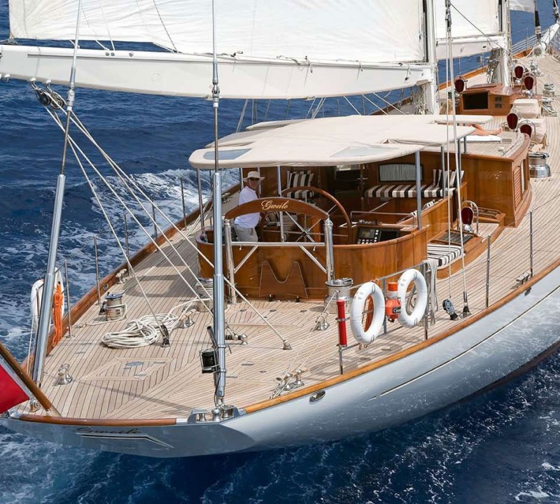 Yacht GWEILO, Mengi Yay | CHARTERWORLD Luxury Superyacht Charters